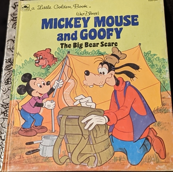 Disney | Other | Mickey Mouse And Goofy Big Bear Scare | Poshmark